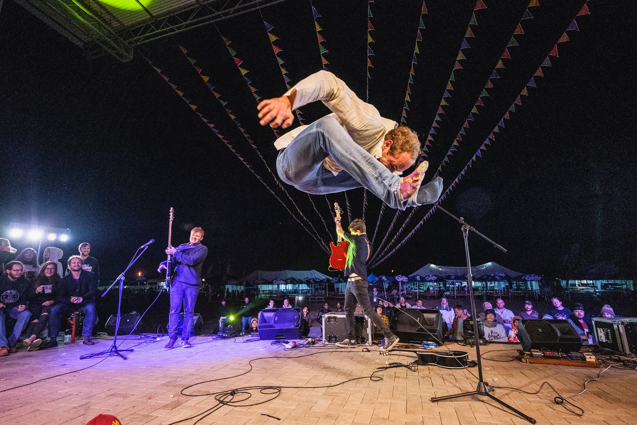 Giant in the Pit - The iconic music photography of Henry Engelbrecht ...